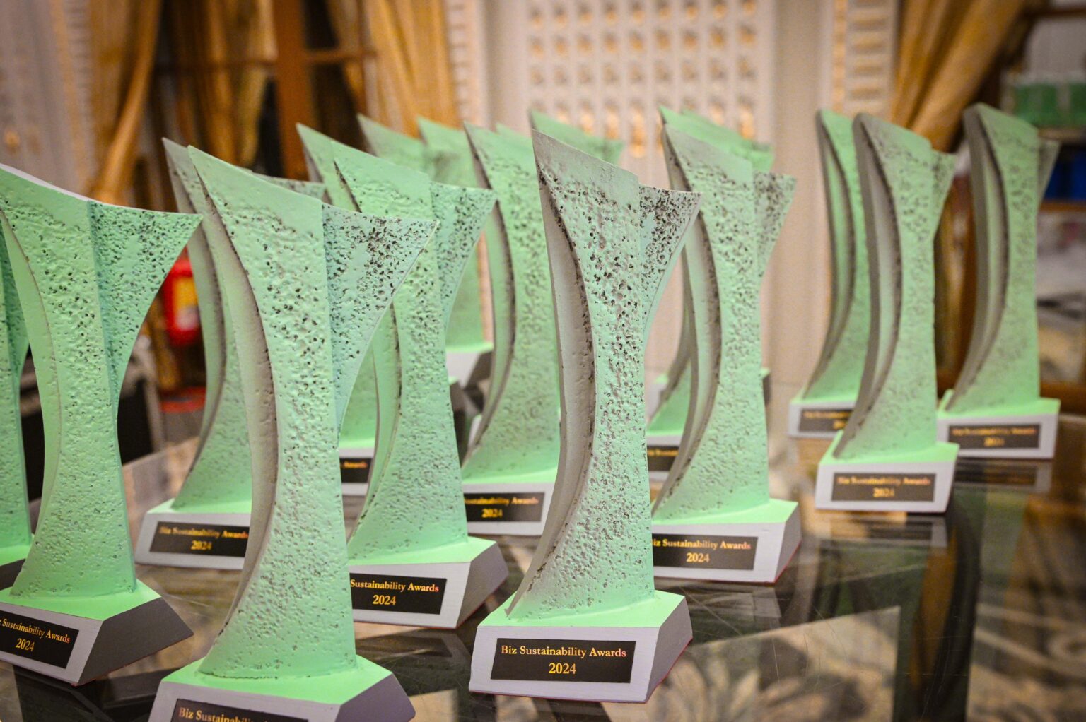 Liderii care investesc în comunitățile din România, premiați la gala ...